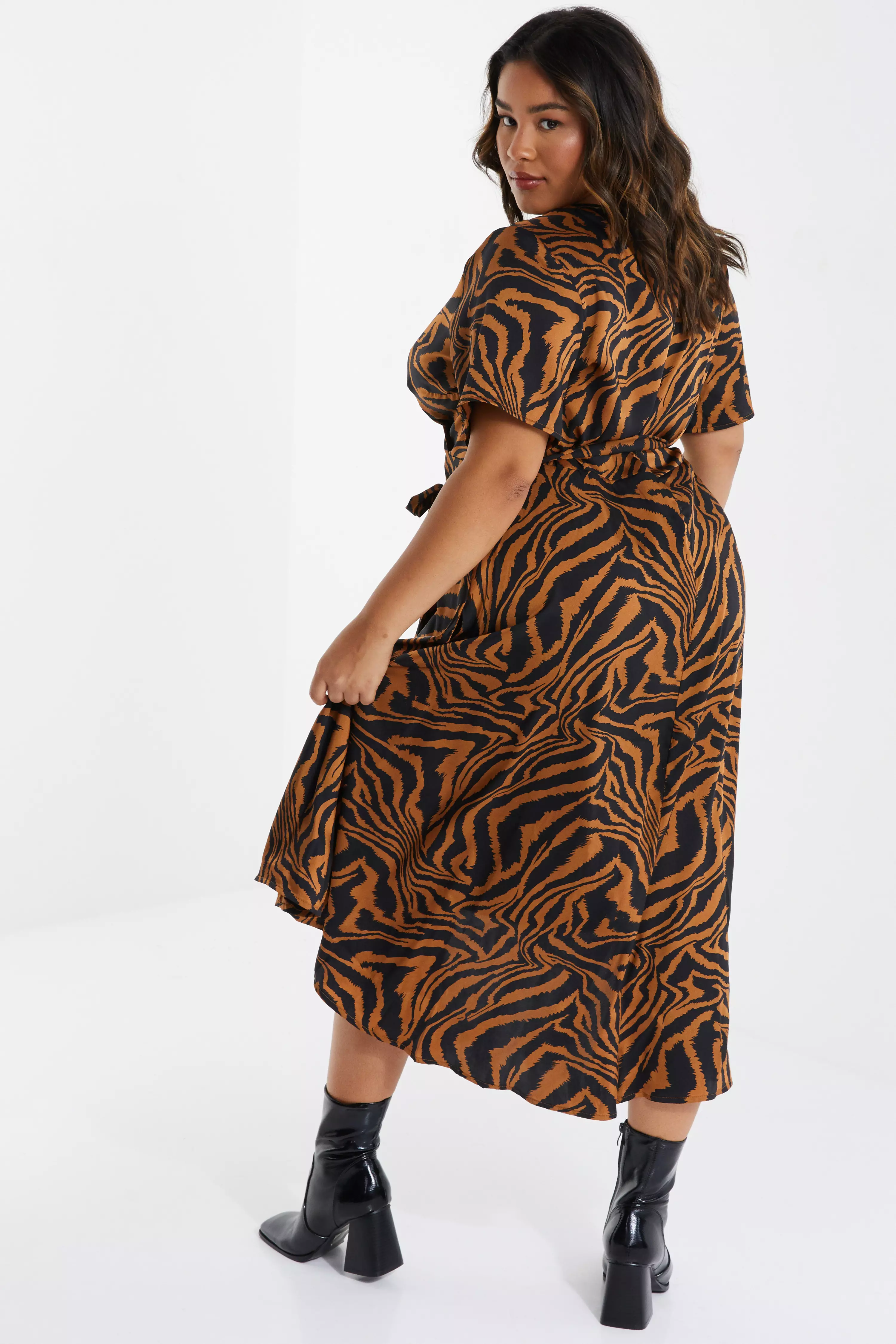 Plus Size Party Dresses | QUIZ